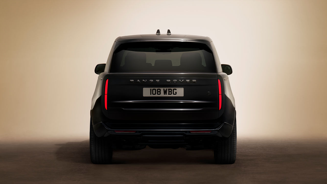 Introducing the 26MY Range Rover SV Black | Land Rover Australia